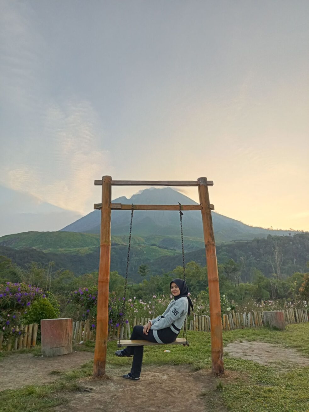 Spot Terbaik Memandang Gunung Sinabung - Travel Blogger Medan